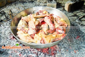 Tavë me mish bibe dhe oriz në çerep - Arti Gatimit