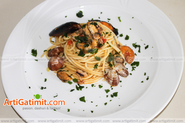 Spaghetti me fruta deti - Arti Gatimit