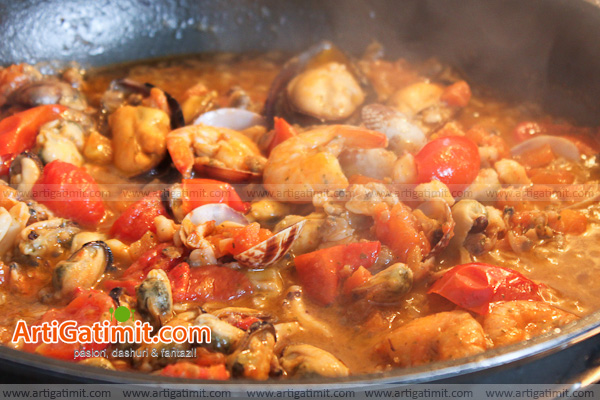 spaghetti-fruta-deti-receta-gatimi-seafood-taste - Arti Gatimit