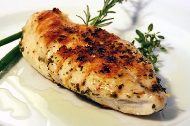 Pulë e mbushur me fasule - Arti Gatimit