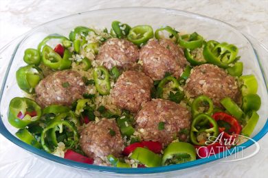 Tavë orizi me qofte - Kuzhina Shqiptare - Arti Gatimit